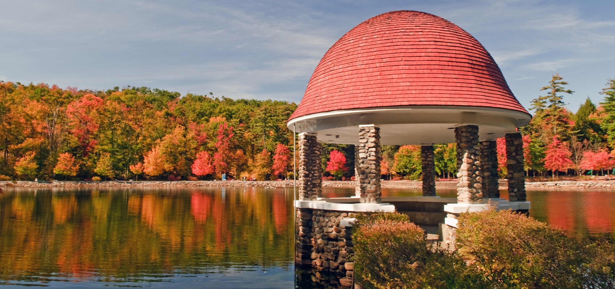 Falling Leaves: North Central Massachusetts Fall Foliage Guide • Visit ...